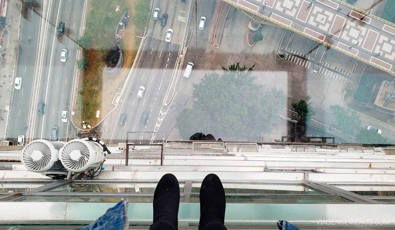 Sampa Sky - como é a visita ao mirante todo de vidro em São Paulo