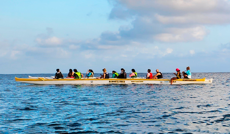 Canoa Havaiana em Noronha 2022: saiba tudo sobre esse passeio